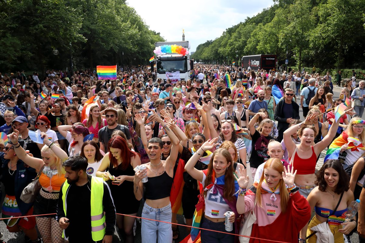 Christopher Street Day 2024 in Berlin: An DIESEM Tag findet er statt ... Christopher Street Day 2024 in Berlin: An DIESEM Tag findet er statt ...