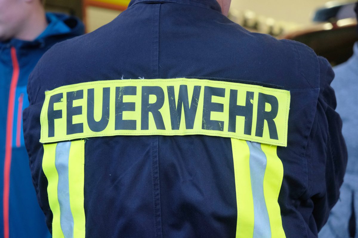 Berlin: Lebensgefahr nach Gasleck – Feuerwehr evakuiert Wohnhäuser ... Berlin: Lebensgefahr nach Gasleck – Feuerwehr evakuiert Wohnhäuser ...